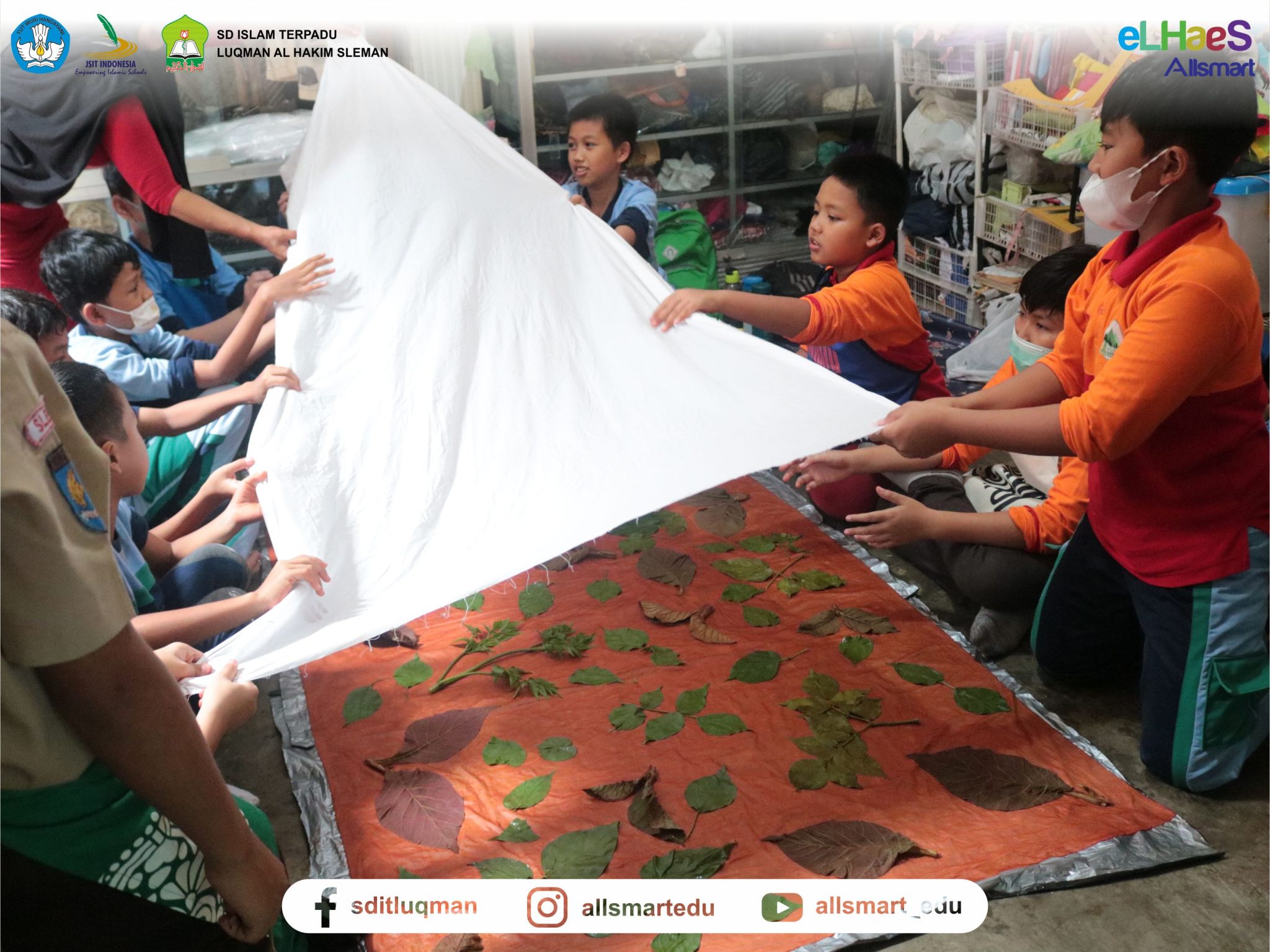Workshop Ecoprint dan Shibori Kelas V - SIT MULIA