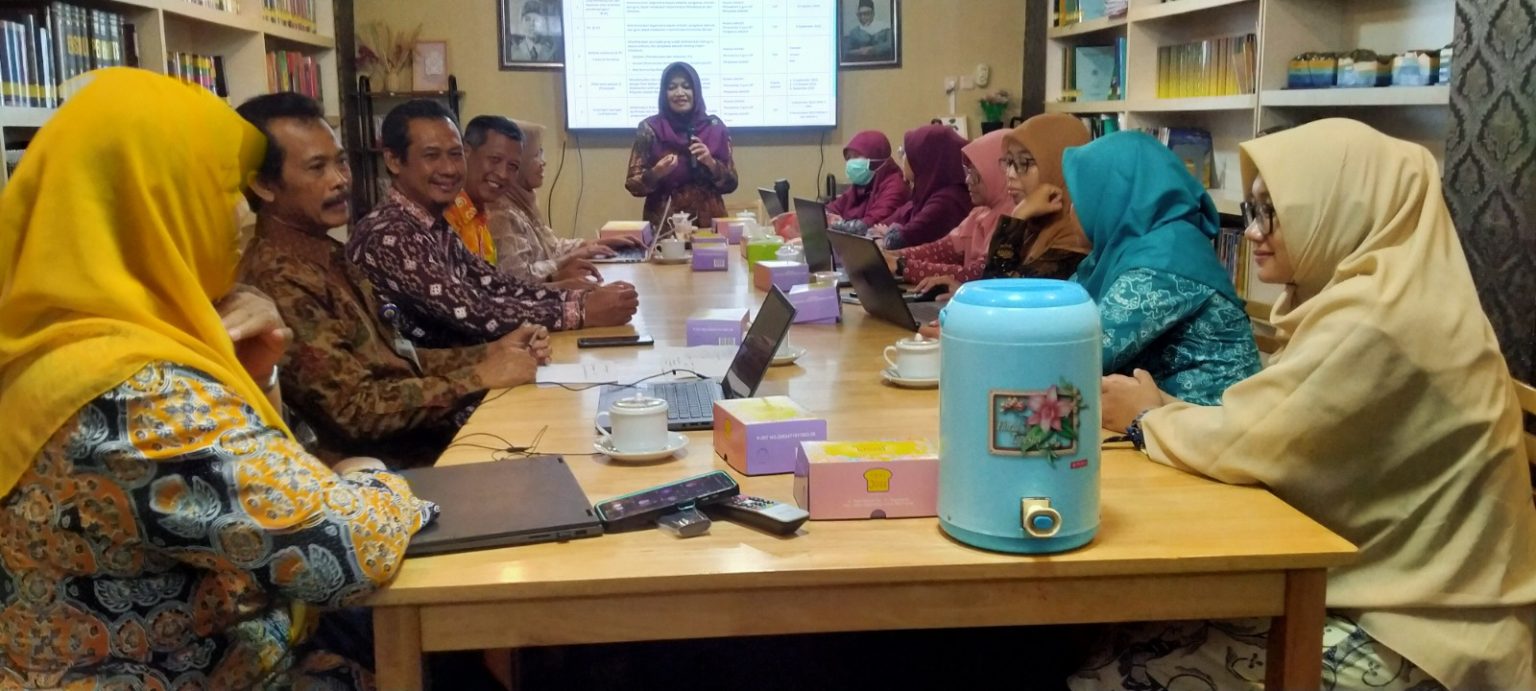 Kolaborasi Berkelompok: Sekolah Menyatu dalam Merevitalisasi Pendidikan ...